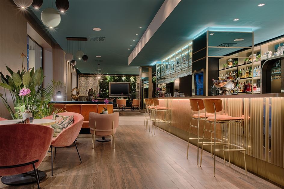 Lobby Alive by NH Group | Cleaf